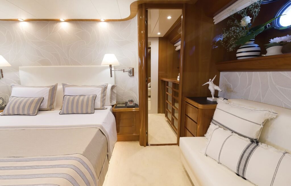 Interior design for yachts and boats • Estudio de Interiorismo en ...